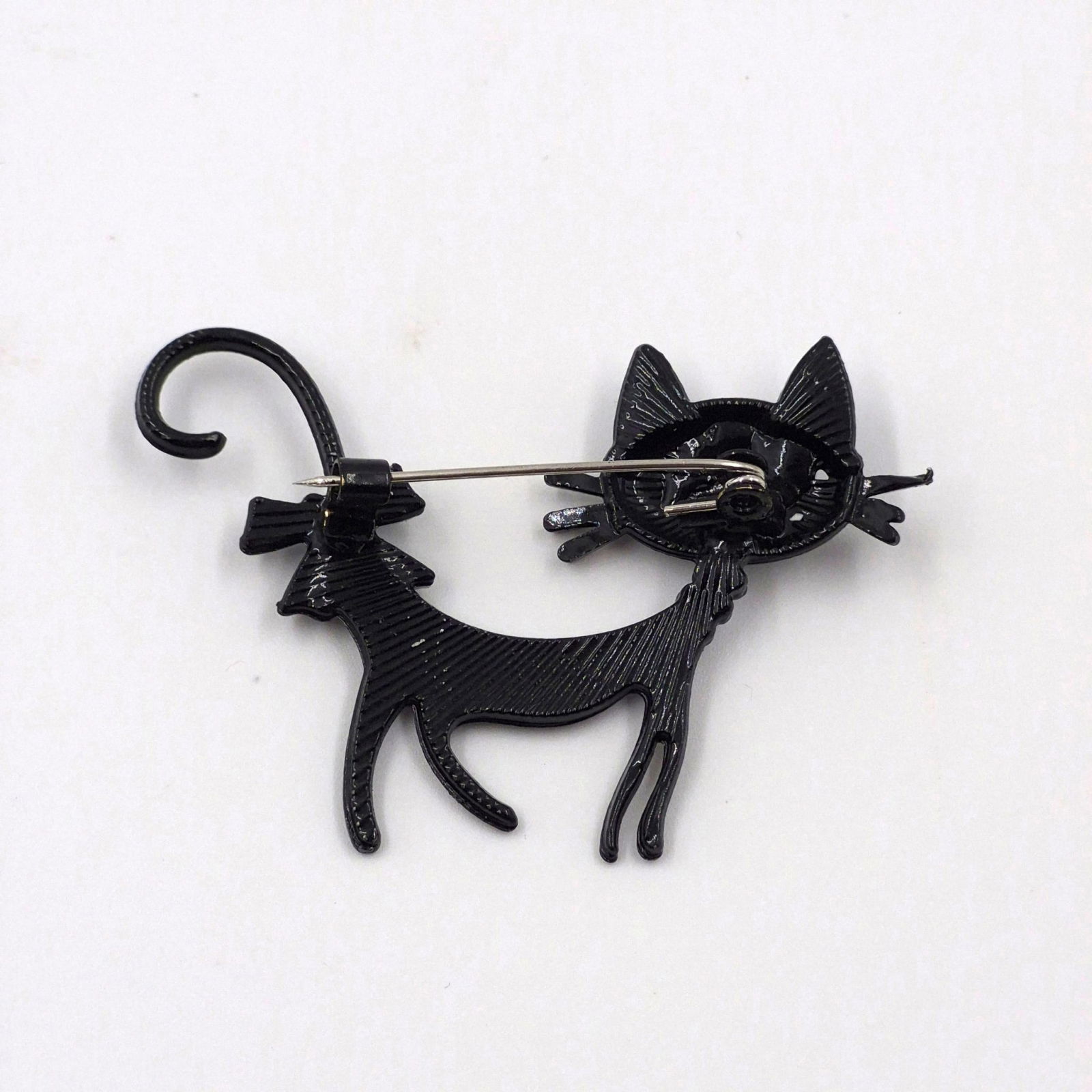 Reducere la 11,99 lei | Brosa metalica pisicuta neagra cu inimioare mov ...