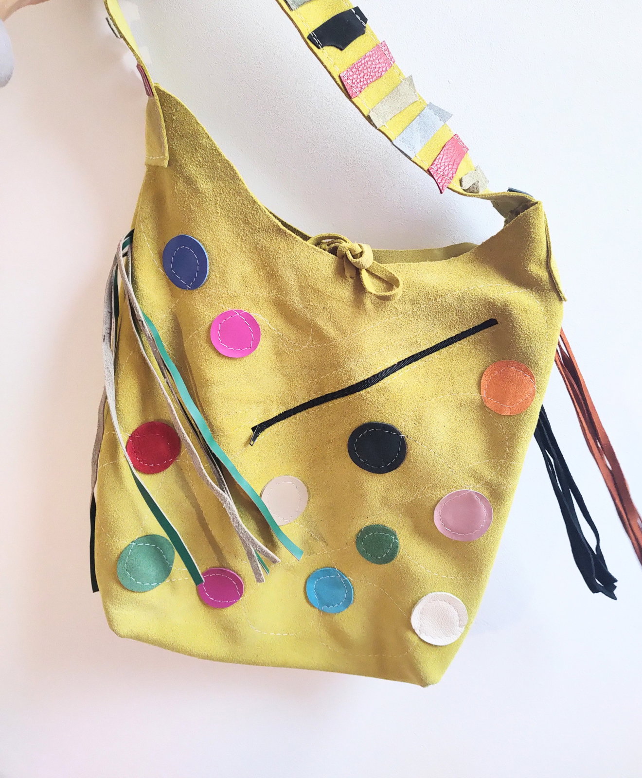 Geanta galbena handmade ,cu bulinute colorate ,unicat